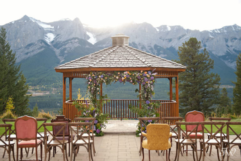 Silvertip wedding in fall - Tara Whittaker Photography