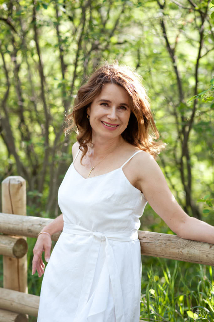 Family photos at Sandy Beach - Tara Whittaker Photography